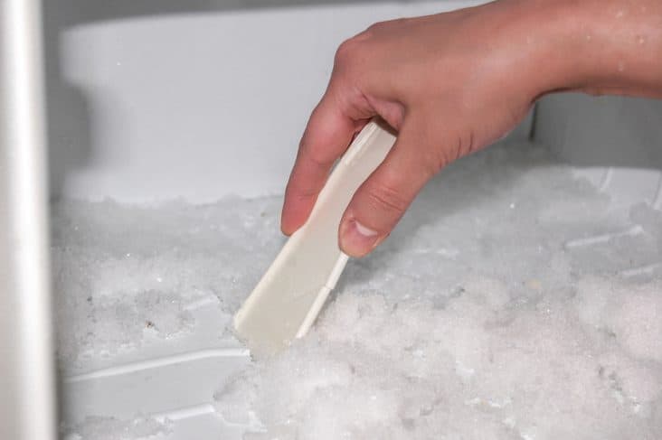 8 Ways To Remove Ice at the Back of Your Fridge | ApplianceTeacher