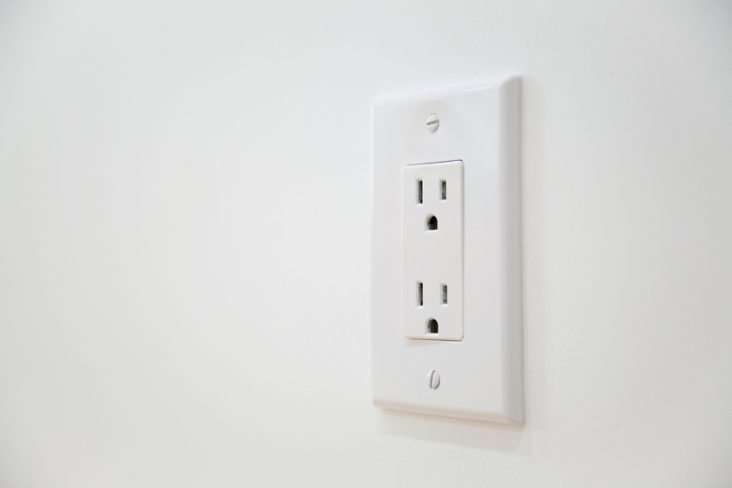 What Does “TR” Mean on an Electrical Outlet? | ApplianceTeacher