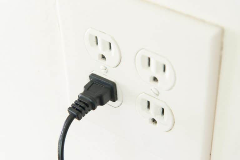What Does “TR” Mean on an Electrical Outlet? | ApplianceTeacher