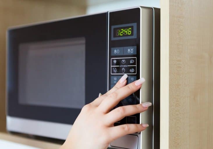 How To Use a Tupperware Microwave Stack Cooker | ApplianceTeacher